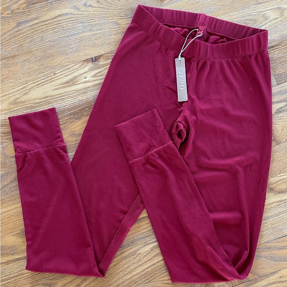 SKIMS | Pants & Jumpsuits | Skims Soft Lounge Legging Womens Color ...